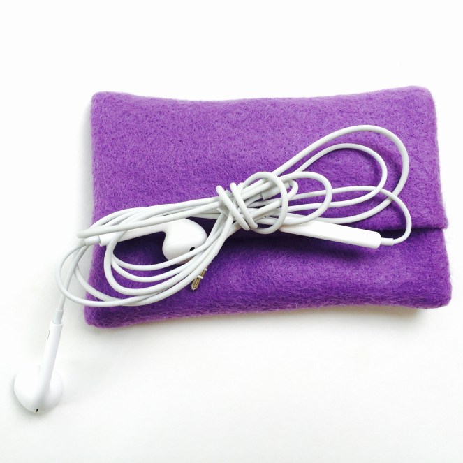 Ear Bud Keeper – Stitches by Nazia